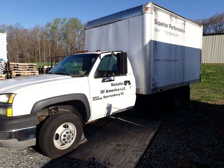 2003 Chevrolet Silverado 3500 Diesel Box Truck - Yellow Tag Auctions