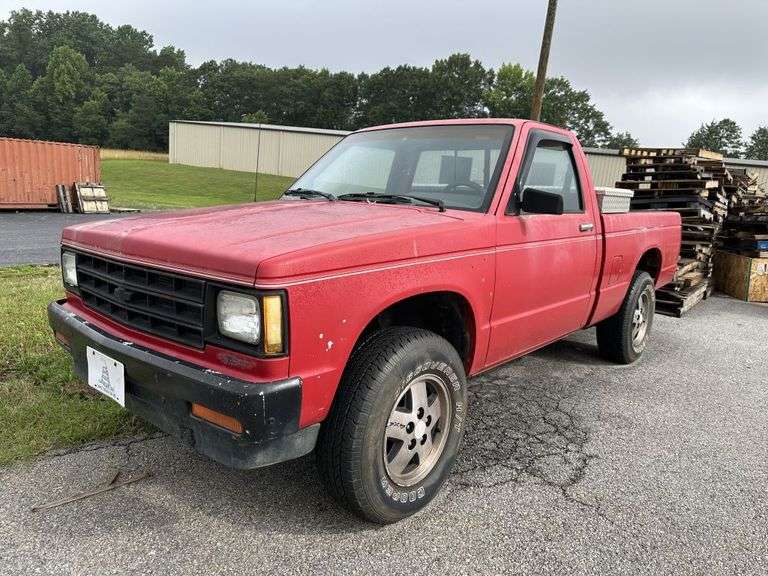 1990 Chevrolet S10 Pickup Truck - Yellow Tag Auctions