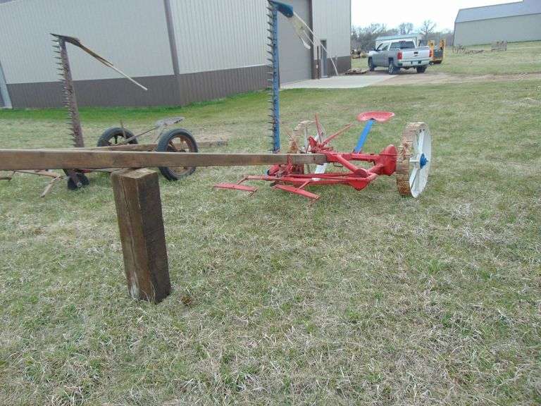 IH #9 HIGH GEAR SICKLE MOWER ON STEEL, RESTORED - Ziemer Hilbrands Auctions
