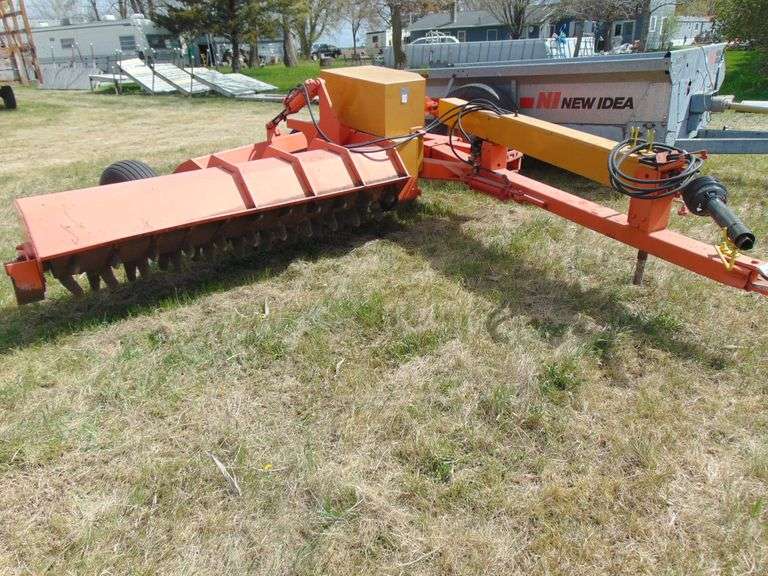8 FT. PTO DRIVEN ROCK WINDROWER - Ziemer Hilbrands Auctions