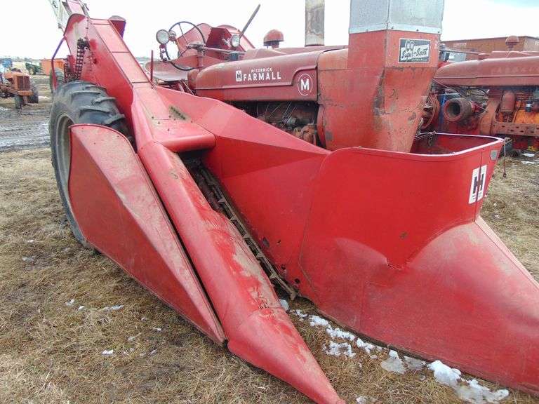 FARMALL M GAS TRACTOR SINGLE FRONT WHEEL, 13.6X38 REAR RUBBER w/2MH ...