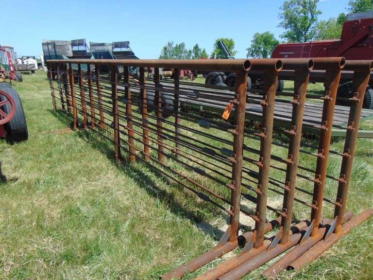 FIVE - 24 FT FREE STANDING CATTLE PANELS - Ziemer Hilbrands Auctions
