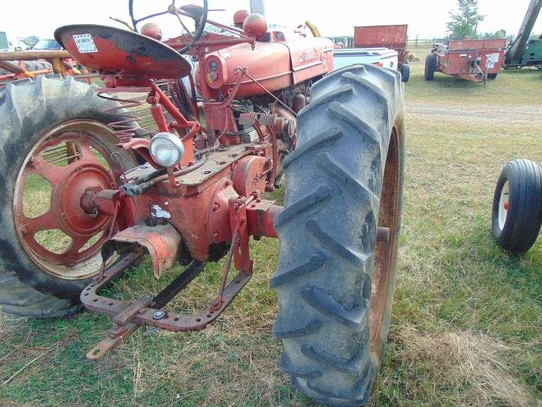 FARMALL M - 13.6X38 REAR TIRES, S/N 27193 - Ziemer Hilbrands Auctions