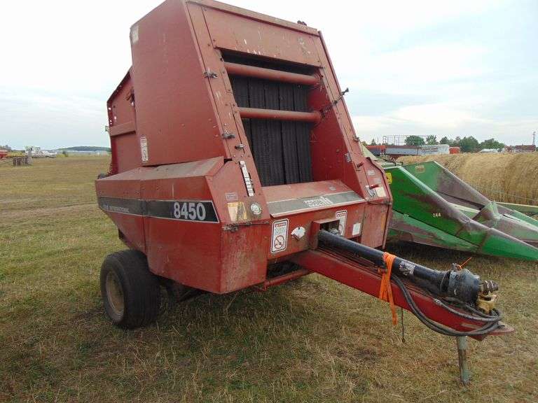 CASE IH 8450 ROUND BALER - Ziemer Hilbrands Auctions