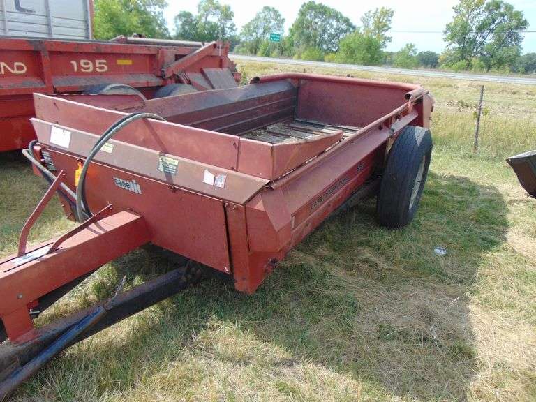 CASE IH 550 MANURE SPREADER w/SLOP GATE, FLOOR NEEDS WORK - Ziemer ...