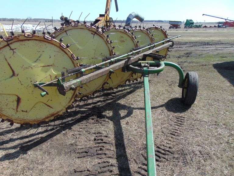 JD 5 WHEEL RAKE - Ziemer Hilbrands Auctions