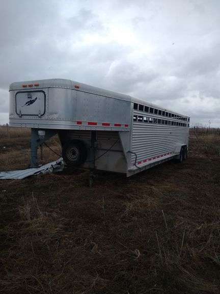 1997 FEATHERLITE LIVESTOCK TRAILER, 7X28 GOOSENECK, 8 BOLT TANDEM AXLE ...