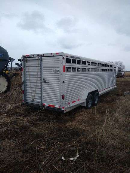 1997 FEATHERLITE LIVESTOCK TRAILER, 7X28 GOOSENECK, 8 BOLT TANDEM AXLE ...