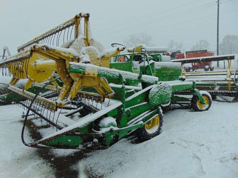 JD 800, 12 FT SELF-PROPELLED SWATHER, w/CRIMPER, 6 CYL MOTOR - Ziemer ...
