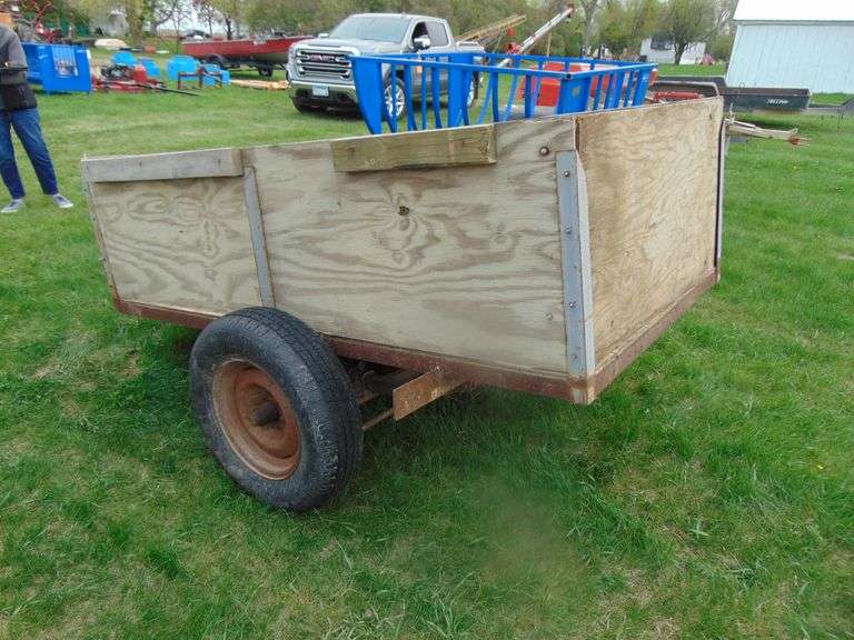4X8 TWO WHEEL TRAILER - Ziemer Hilbrands Auctions