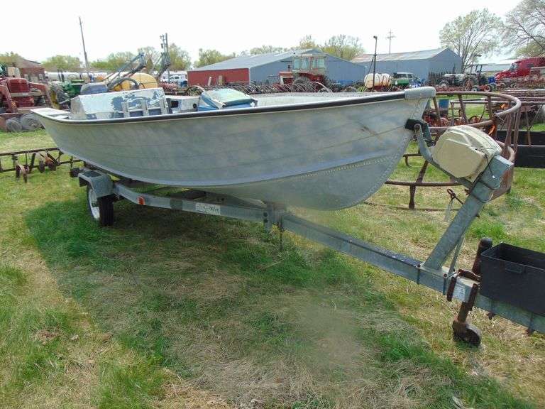 16 FT BOAT w/50 HP MOTOR & TRAILER - Ziemer Hilbrands Auctions