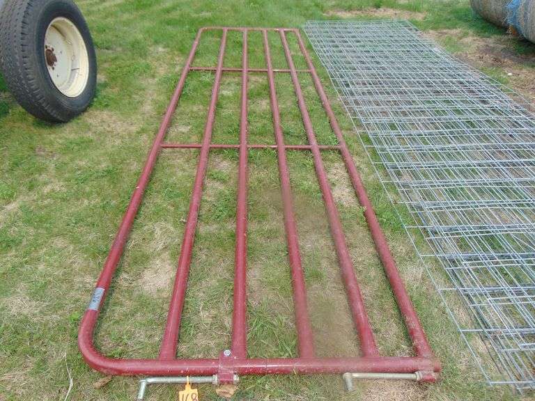 16 FT 2 IN TUBE GATE - Ziemer Hilbrands Auctions