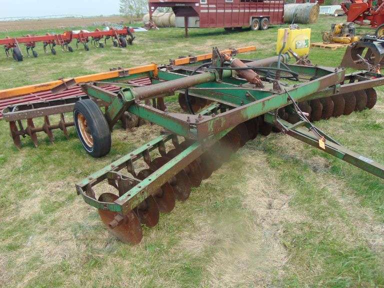 14 FT TANDEM DISC - Ziemer Hilbrands Auctions