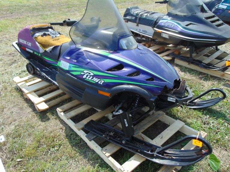 1996 ARCTIC CAT PUMA DLX FAST TRACK, 5000 MILES - Ziemer Hilbrands Auctions